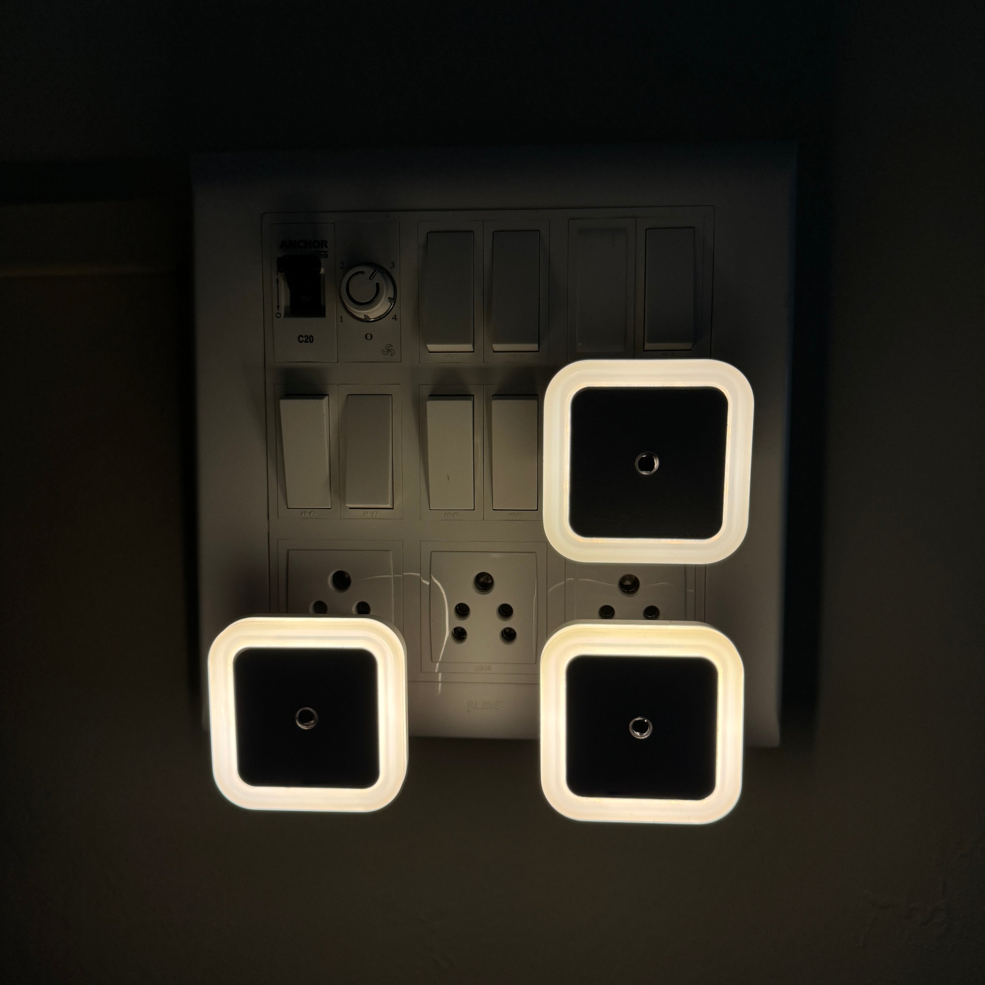 [Pack Of 3] Smart Sensor LED Night Lamp – GreetGood Retail